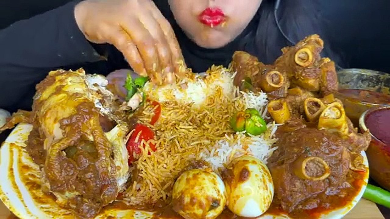 ASMR EATING MUTTON KEEMA CURRY,SPICY WHOLE CHICKEN CURRY,EXTRA GRAVY ...