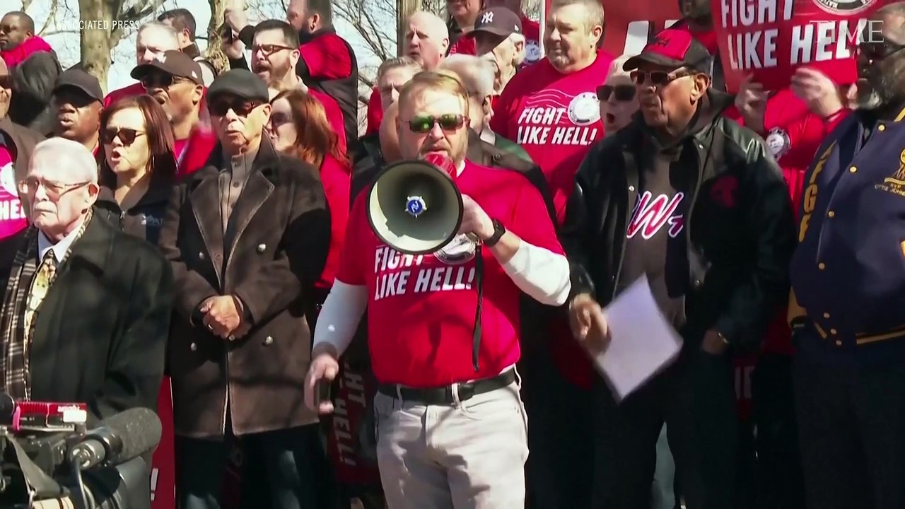 Postal Workers Protest After Trump Says He May Take Control of the U.S ...