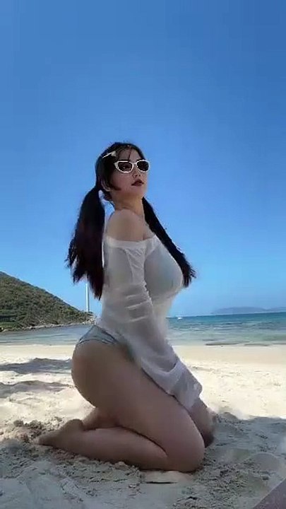 I'm Enjoying on Beach 🏖️ - video Dailymotion