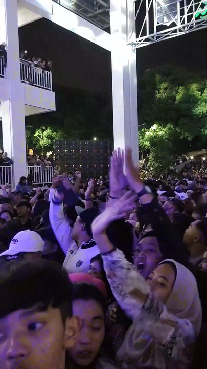 GILGA SAHID TAMPIL DI KOTA BATU DITEMANI HAPPY ASMARA - video Dailymotion