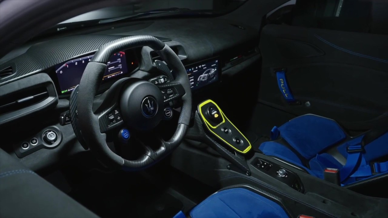 Maserati GT2 Stradale Interior Design in Blu Corse Glossy - video ...