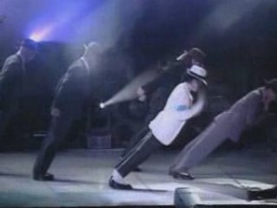 Michael Jackson - Smooth Criminal (Dangerous Tour) - Vidéo Dailymotion