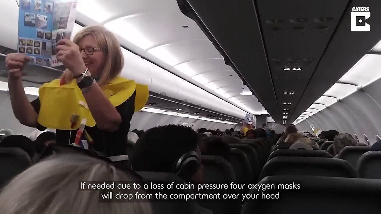World's Funniest Flight Attendant Leaves Passengers In Hysterics ...