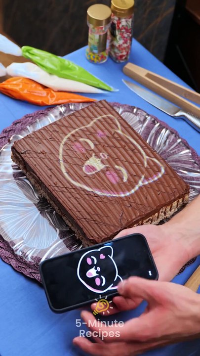 Cake Decoration Made EASY with a Projector! 🎂🎭 - video Dailymotion