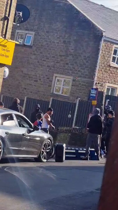 Rapper Sav NDO films video in Calderdale - video Dailymotion