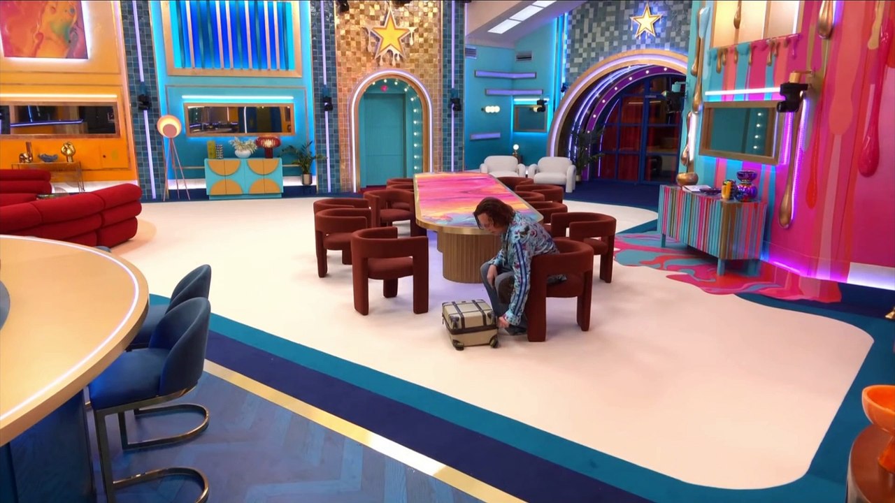 Celeb BB Clip Friday 11th April(2 of 2) from the 11pm to 2am live feed ...