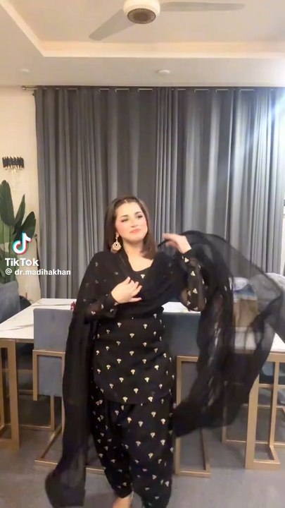 dr madiha khan enjoying video - video Dailymotion