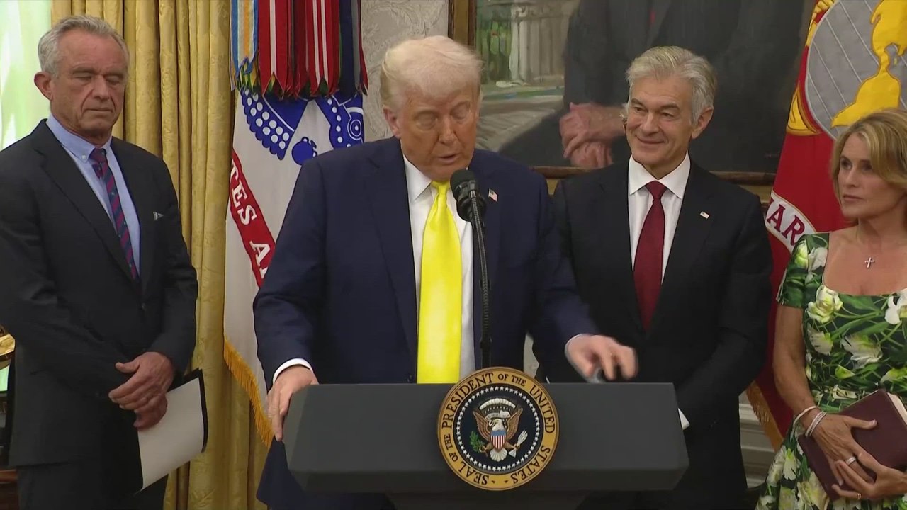 Trump delivers triple joke while introducing Dr. Oz as new CMS ...