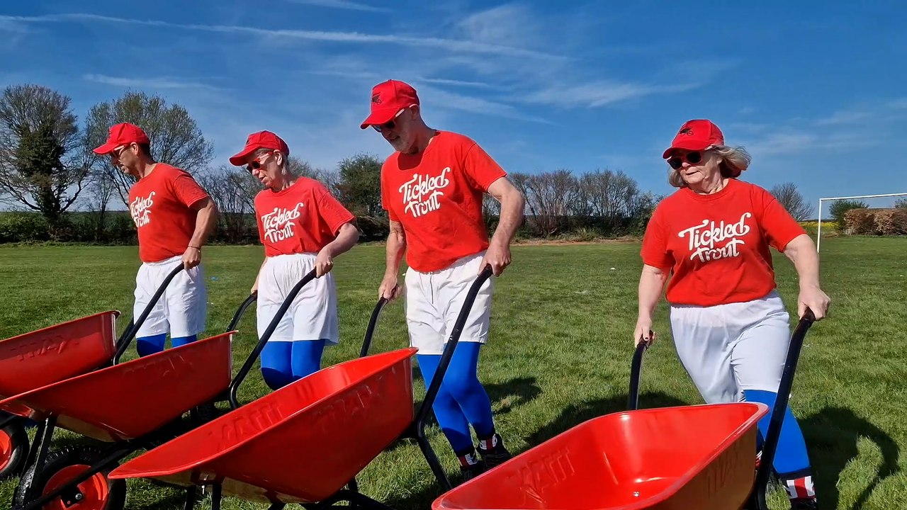 Barlow Red Barrows Display Team - video Dailymotion