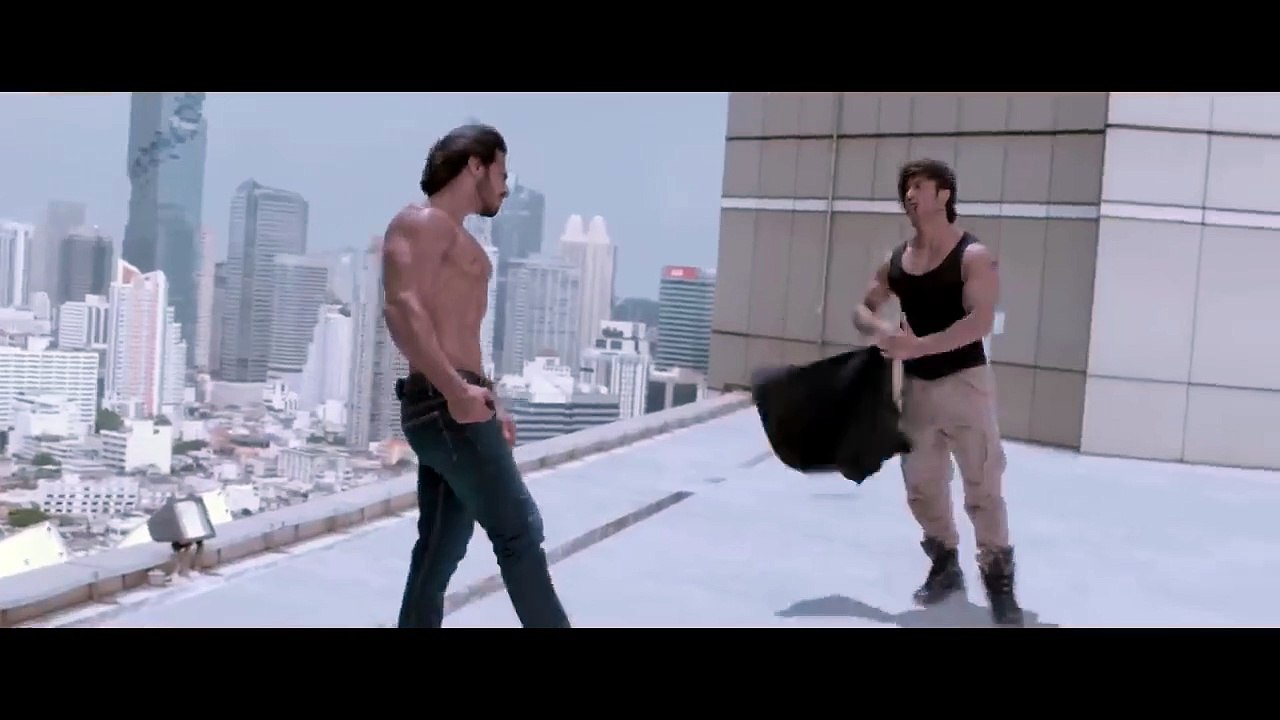 Vidyut Jammwal's Stunning Action Climax | Commando 2 | Movie Scenes ...