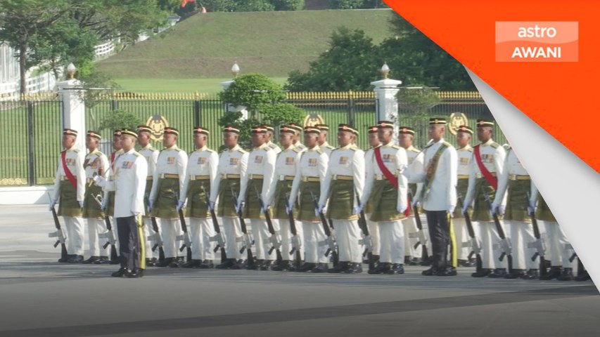 Istiadat Pertukaran Pengawal simbol taat setia kepada Raja | AWANI ...