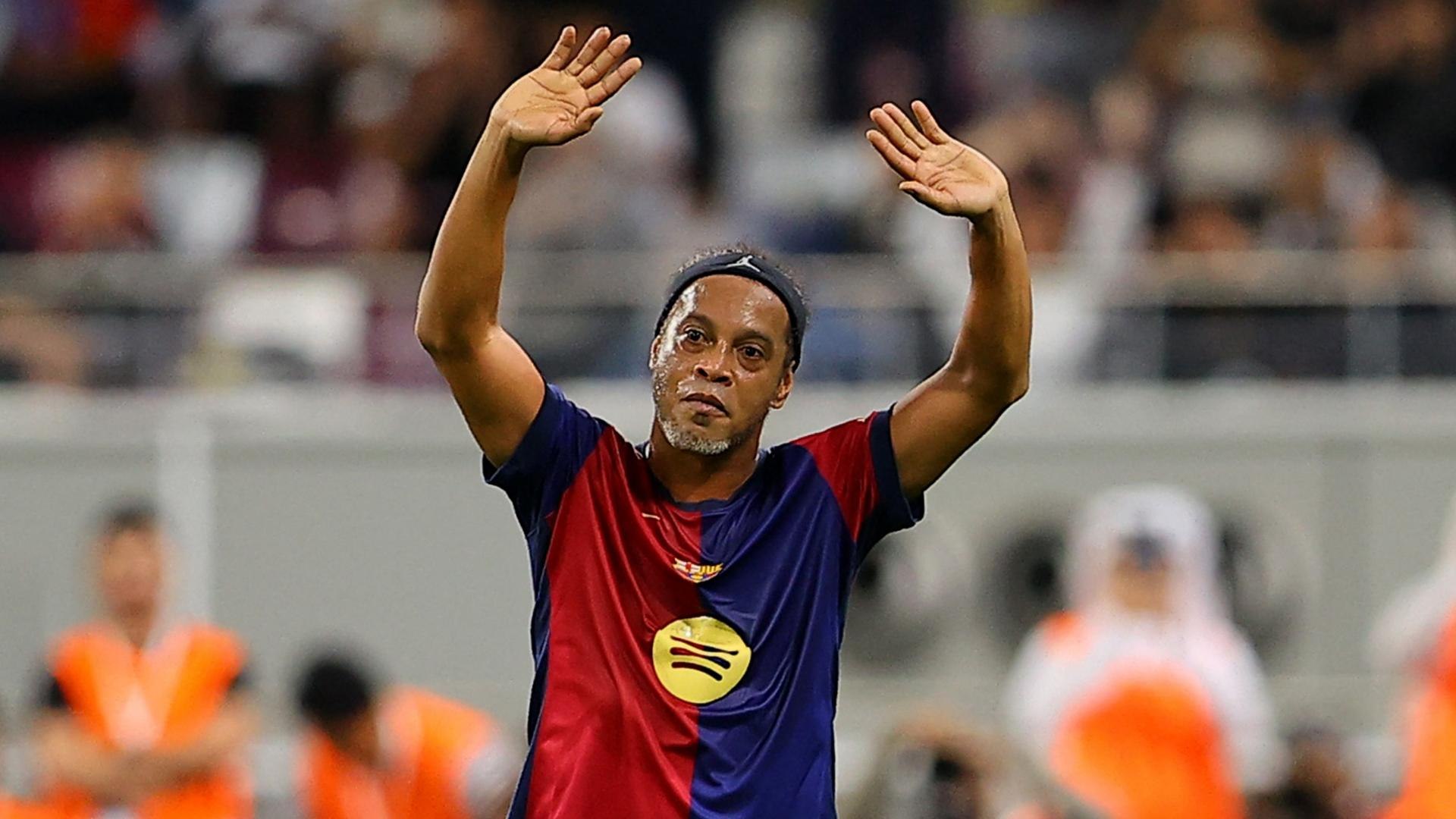 (VIDEO) Ronaldinho Goes Viral After Rival Is Left Frozen and Ends Up ...