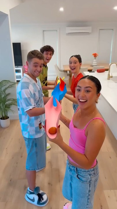 ball rolling on page and swim 🏊 - video Dailymotion