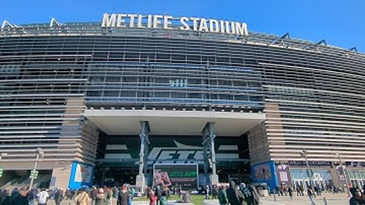 ⁴ᴷ⁶⁰ Walking MetLife Stadium in East Rutherford, New Jersey - video ...
