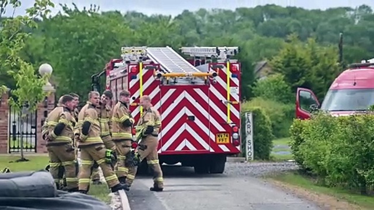 Devastating fire at Wenlock Edge Farm Shop - video Dailymotion