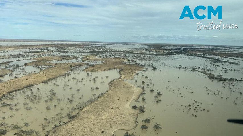 'Inland tsunami', Lake Eyre fills with record-breaking autumn rainfall ...