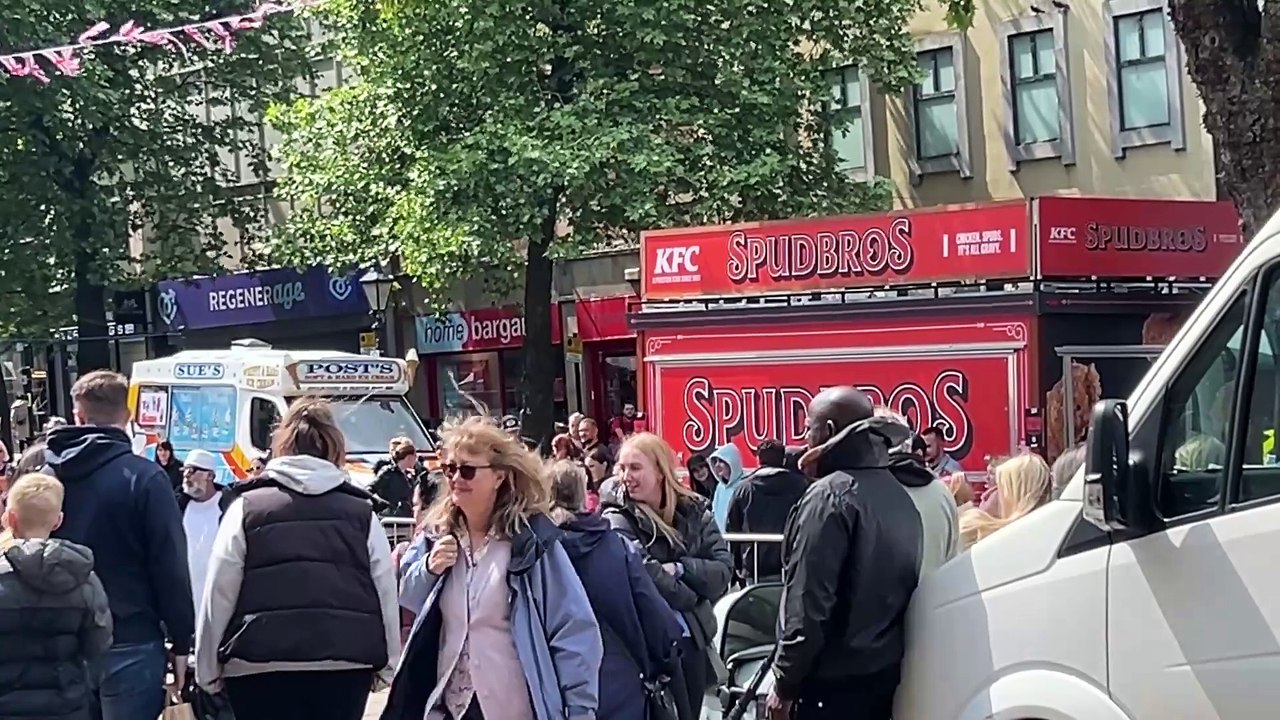 KFC in Preston celebrates its 60th birthday - video Dailymotion