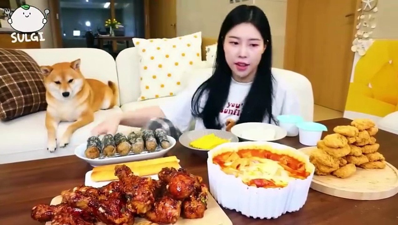 ASMR MUKBANG Cheese Spicy Tteokbokki, Seasoned Chicken, BBURINKLE, Seaweed rolls, Cheese sticks ...