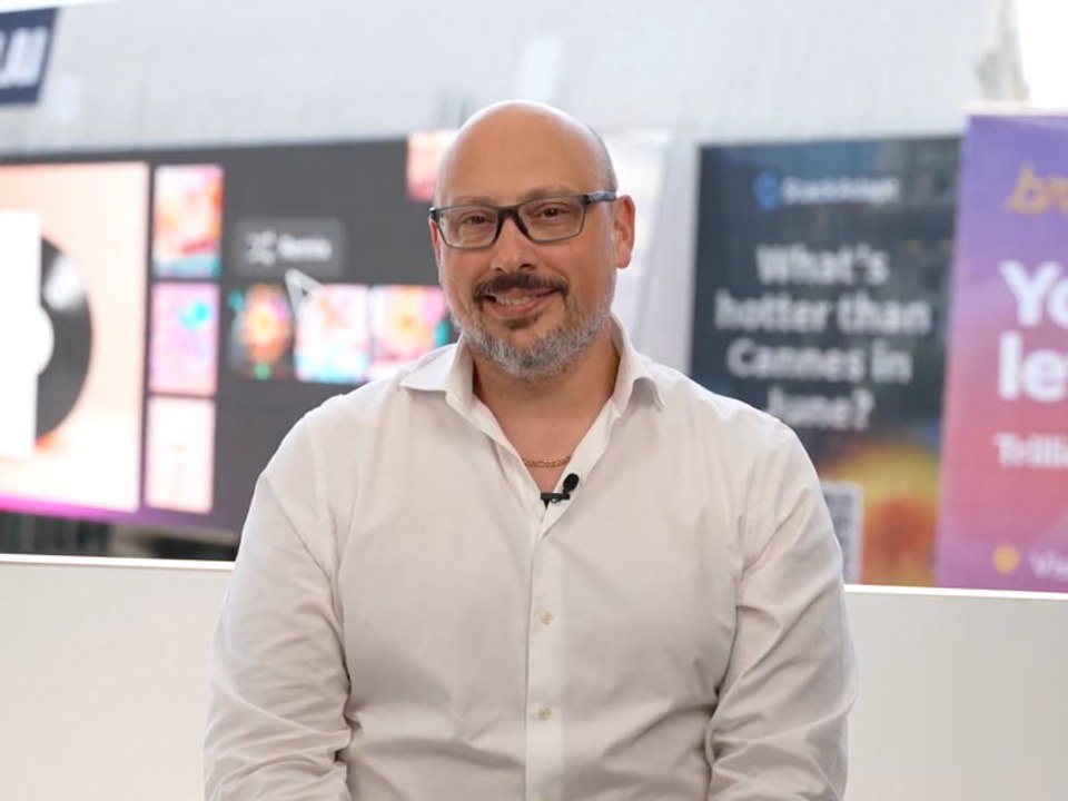 Alex Schultz talks about Meta Ray-Ban Glasses and its 'big breakthrough ...