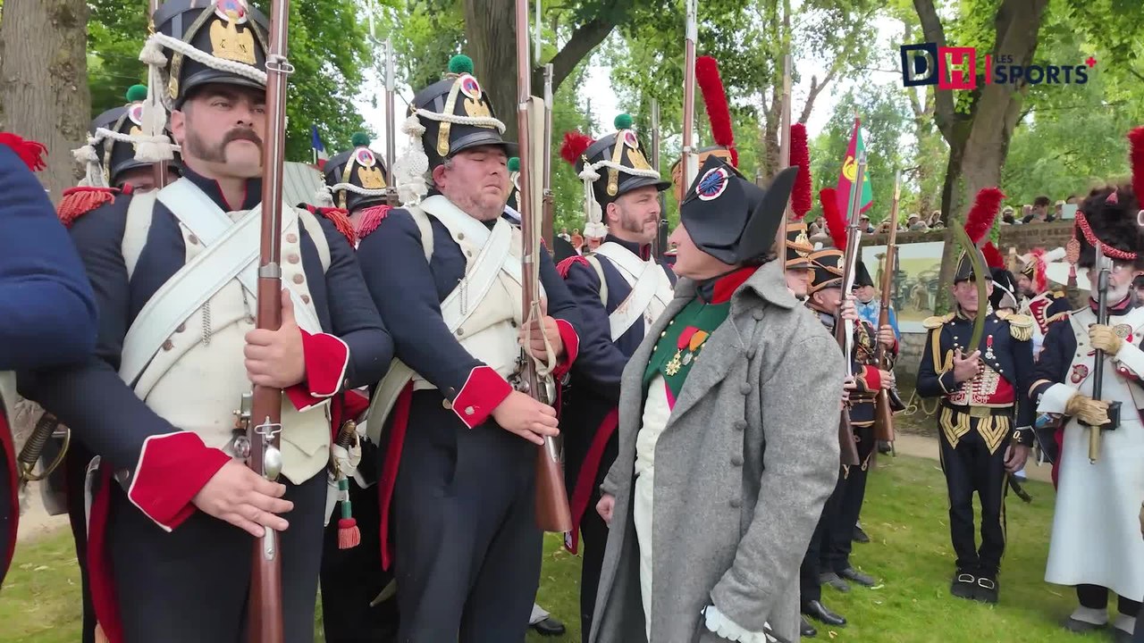La dernière de l’Américain Mark Schneider dans le costume de Napoléon à ...