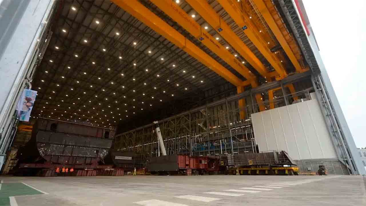 Video Shows Transport of Giant Section of the Royal Navy’s New Type 26 ...