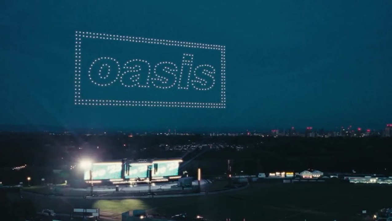 Oasis drone show lights up Heaton Park as band prepares for homecoming Manchester show - video ...