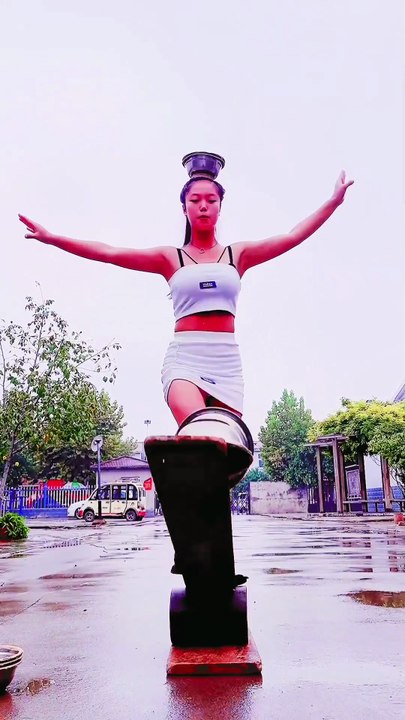 R Acrobaticania Amazing Acrobatics Tricks - video Dailymotion