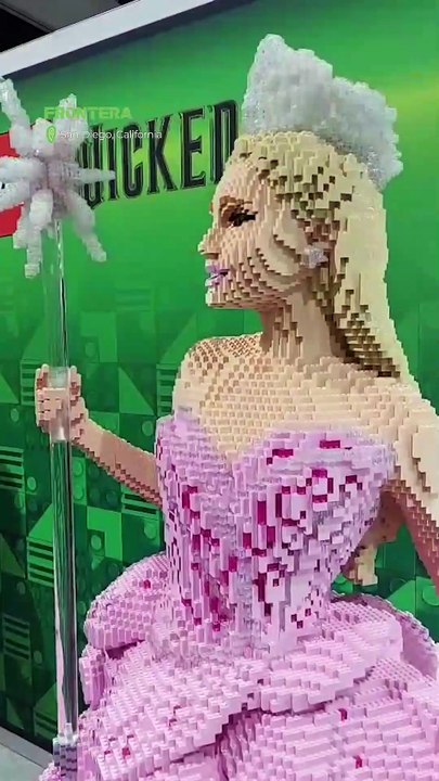Las figuras de LEGO de Ariana Grande y Cynthia Erivo - Vídeo Dailymotion