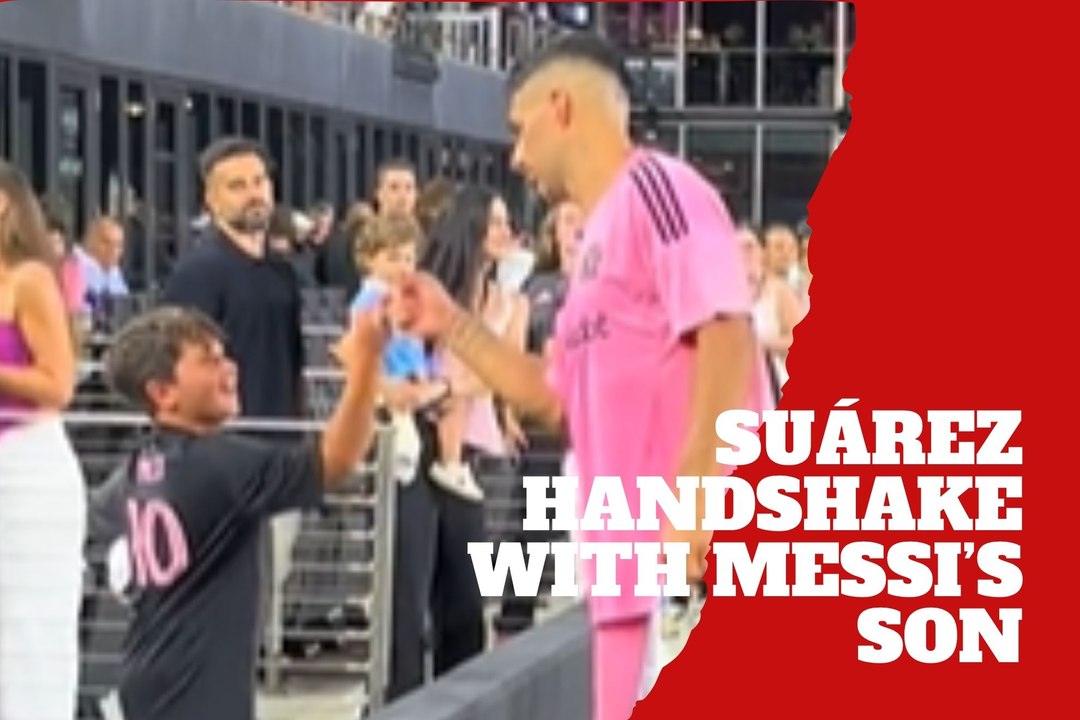 Luis Suárez and Mateo Messi share a secret handshake - Vídeo Dailymotion