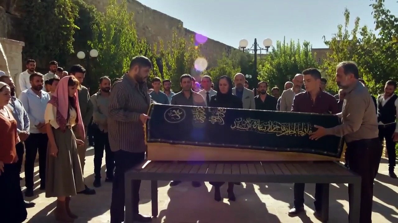 Uzak Sehir - Episode 1 (English Subtitles) - video Dailymotion