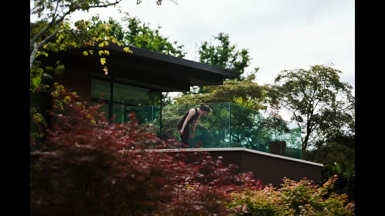 Bugonia | Official Trailer | Universal Pictures - video Dailymotion