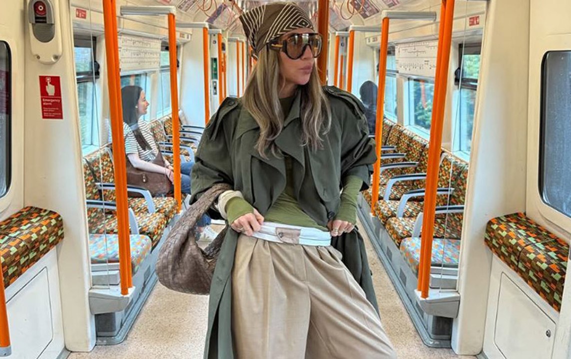 ليس الموكا ولا البورغندي.. الزيتي هو اللون الأقوى في إطلالات الستريت ...