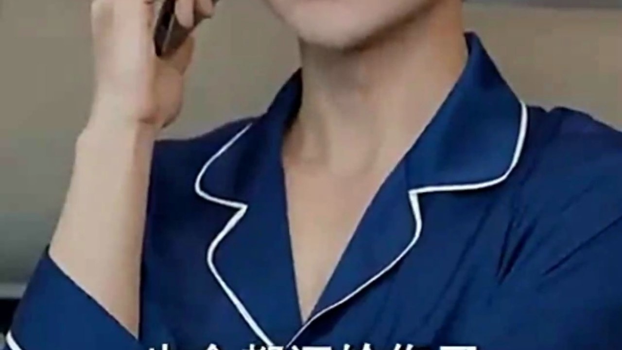 See the dragon in armor - video Dailymotion