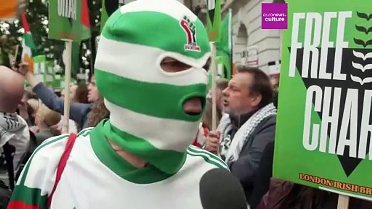 Le rappeur Mo Chara devant la justice britannique, accusé de soutenir ...