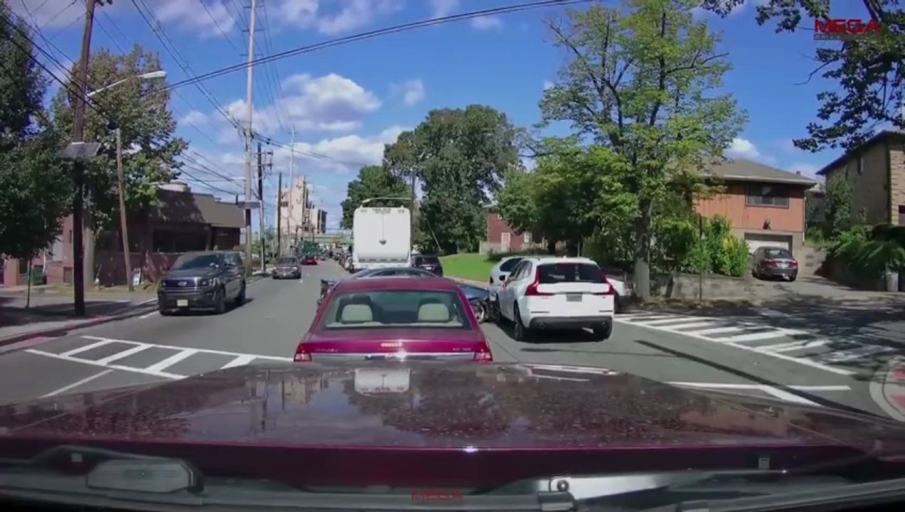 Dash Cam Owners USA & Canada Crash Compilation - Jan 16, 2026 - video ...