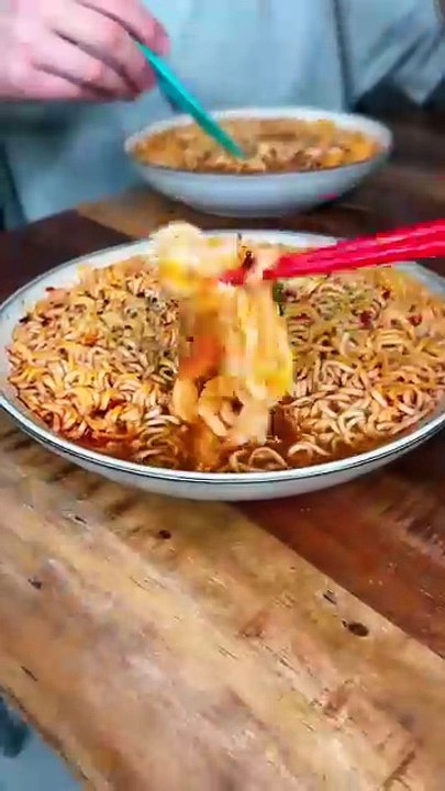 How to make the best RAMEN NOODLES for your sibling CHEFKOUDY - Vidéo ...