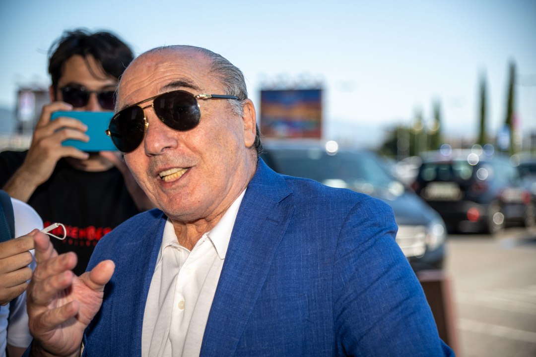 VIDEO - Peter Barone ricorda Rocco Commisso versione pianista - Video ...