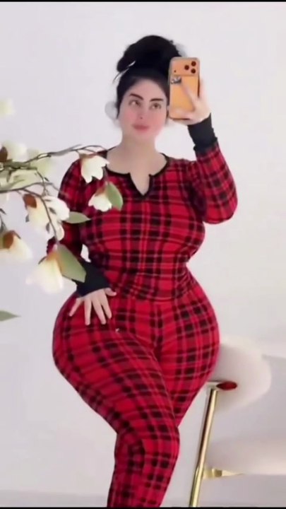 Arabic Curvy Plus Size Women Fashion | Elegant Arabian Style - video ...