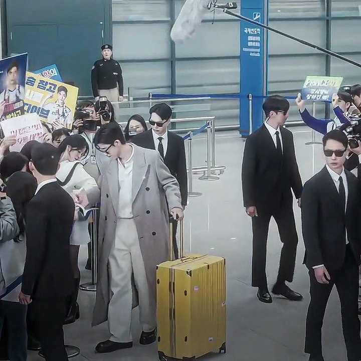 She Found Mysterious Glasses That See Body Counts! 😱 | S-Line (2025) K ...