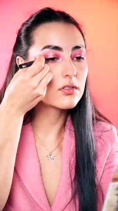 Pink makeup tutorial - Vidéo Dailymotion