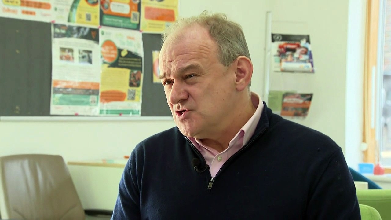 Lib Dems: PM should demand apology from Trump - video Dailymotion