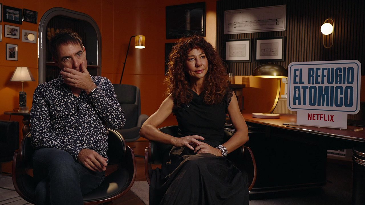 Entrevista con Álex Pina y Esther Martínez Lobato, creadores de 'El ...