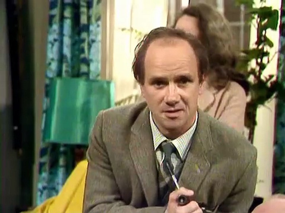 Please Sir! S02 E01. They're Off. - video Dailymotion