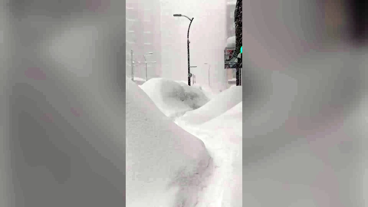 A massive snowstorm paralyzes Sapporo, Japan - video Dailymotion