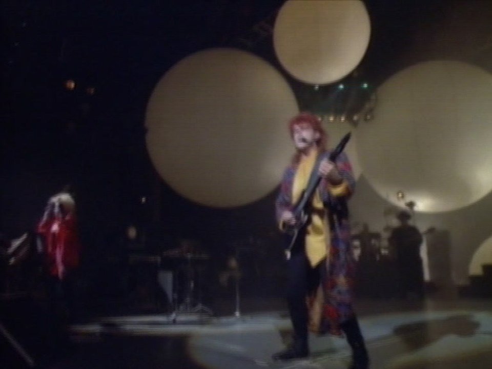 Thompson Twins - Revolution (Without News Version) - video Dailymotion