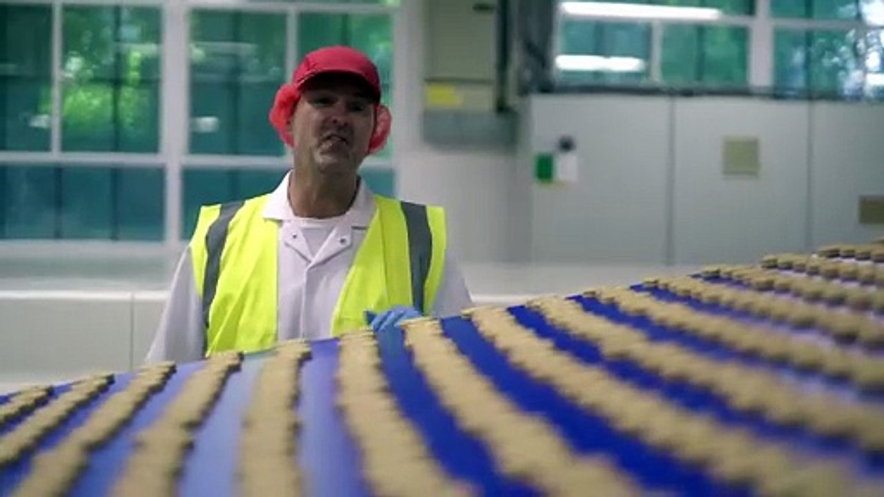 Inside the Factory - Season 10 Episode 2 - Jammy Biscuits - video ...