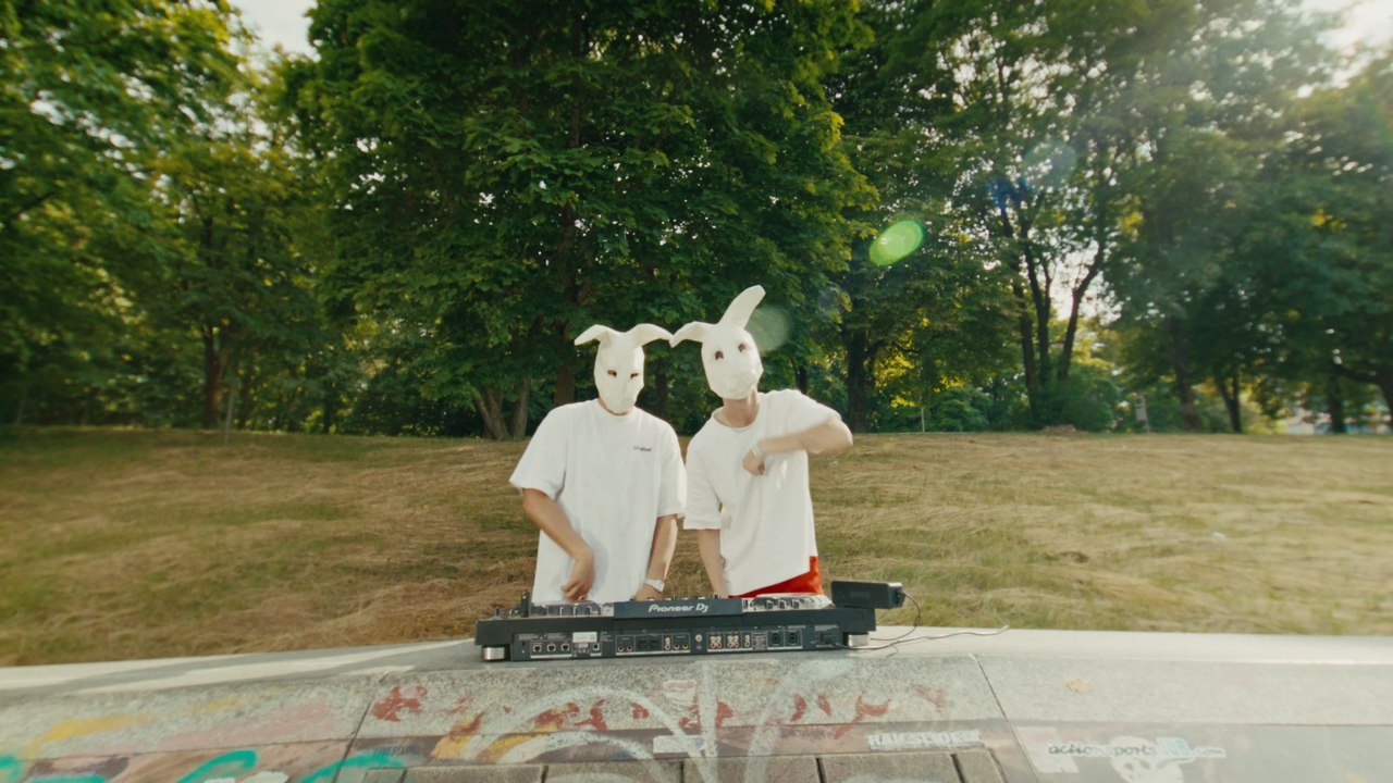 Agent Zed - Blame It On The Boogie - video Dailymotion