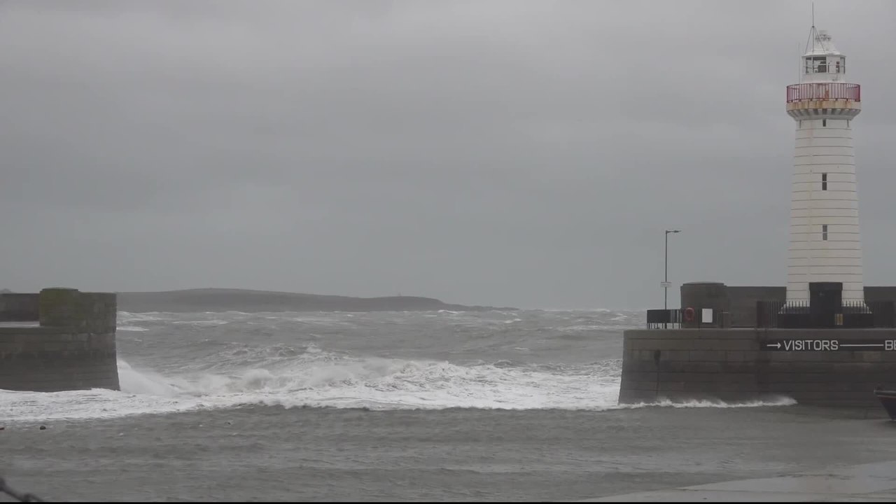 Storm Chandra brings strong winds to Northern Ireland - video Dailymotion