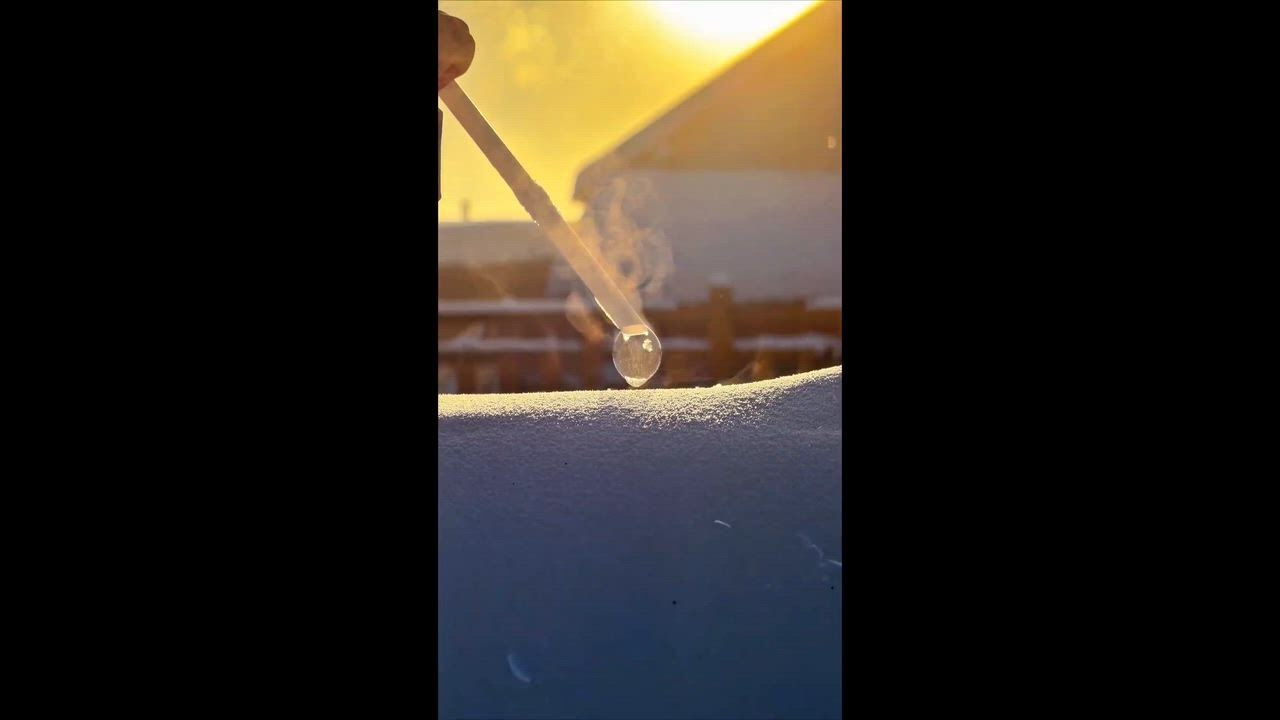 China: Soap bubbles turn to ice instantly in freezing temperatures in ...