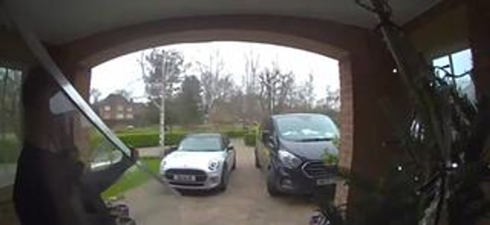 Man Breaks Shower Glass While Lifting - video Dailymotion